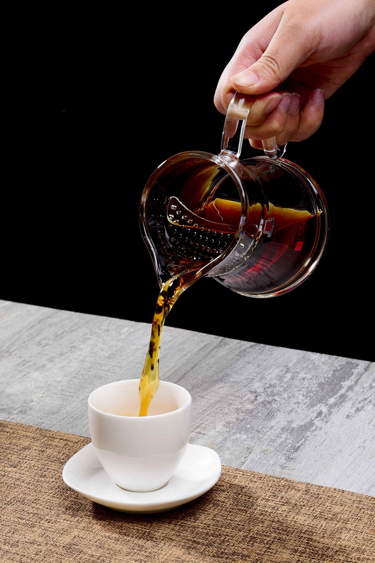 Grandpa Style Glass Cha Hai with Built-In Strainer — Yunnan Sourcing USA